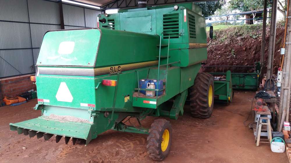 Colhedeira - Ano: 1996 - R$800000 - Agroads