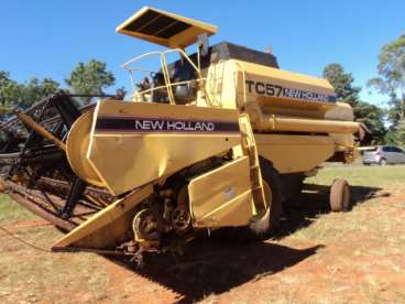 New Holland Tc 57 - Ano: 1995 - R$85000 - Agroads