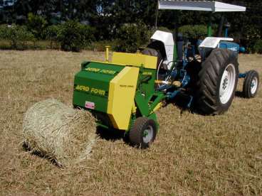 Mini Enfardadeira De Camara Fixa Af60 Agroforn - Ano: 2013 - Agroads