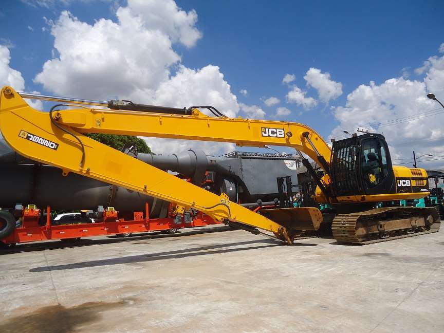 Escavadeira, Jcb, Js220lr, Ano 2010, Valor R$320.0 - Ano: 2010 - R ...