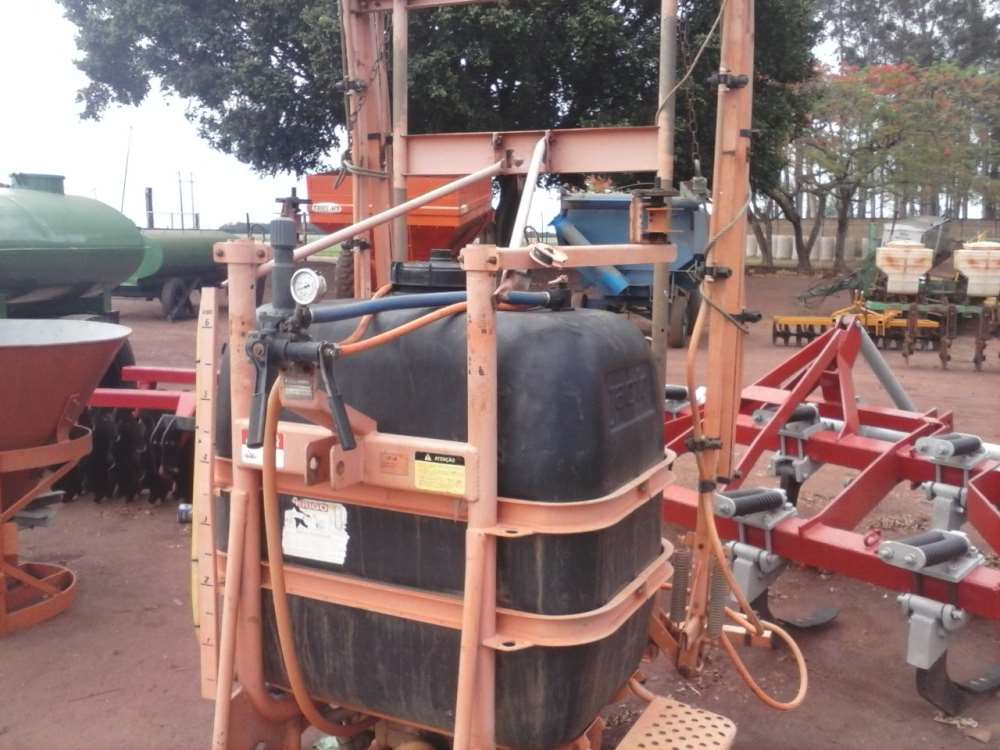 Pulverizador Condor 600 Ltrs - Ano: 2004 - R$6000 - Agroads