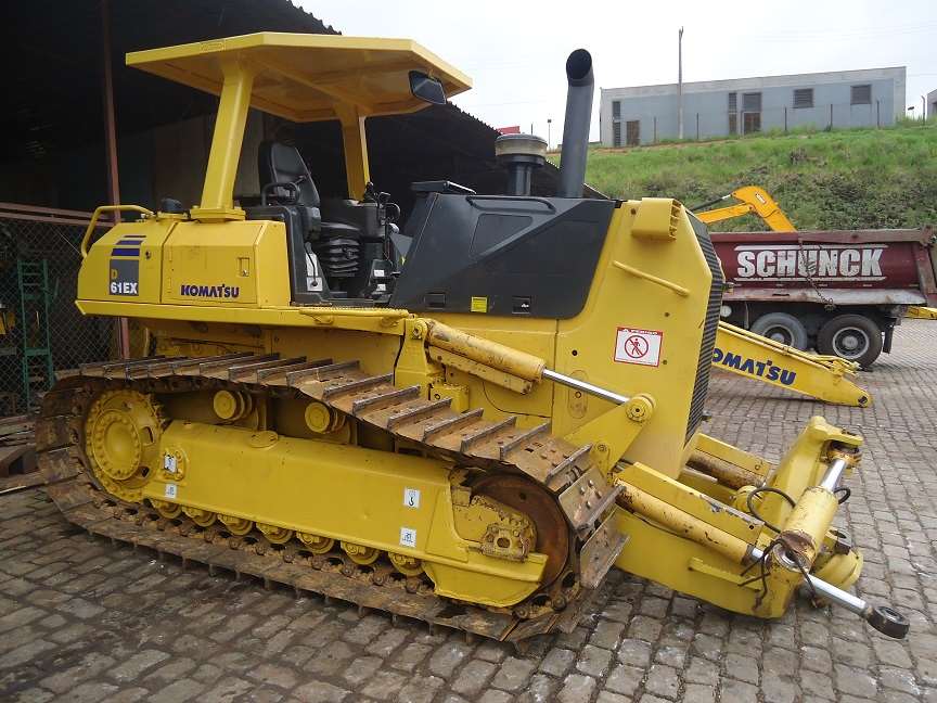 Trator De Esteira, Komatsu, D61ex-15, Ano 2006 - Ano: 2006 - R$18000000 ...