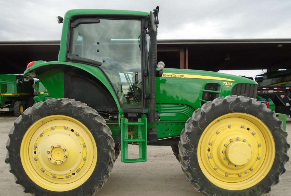 Trator John Deere 7330 - Ano: 2008 - R$120000 - Agroads