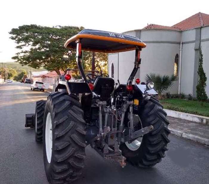 Trator Valtra/valmet A 750 4x4 Ano 2014 - Ano: 2014 - R$69000 - Agroads