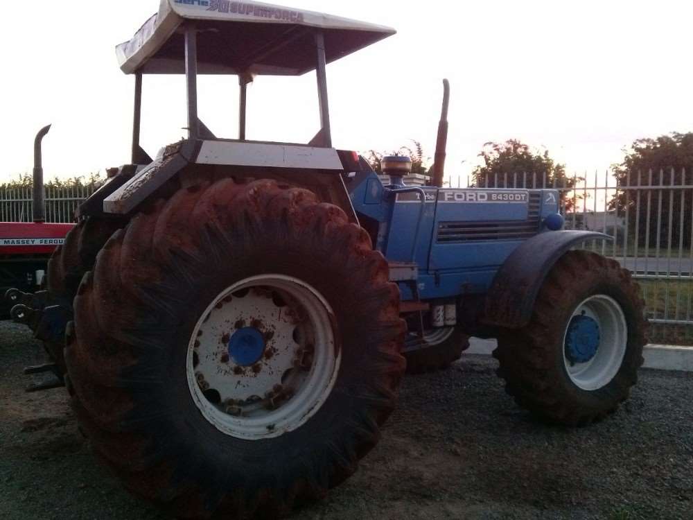 Trator Ford 4x4 8430 1996 - Ano: 1996 - R$45000 - Agroads