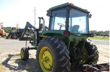 Trator John Deere 4230 - Ano: 1975 - R$26000 - Agroads