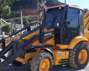 Retroescavadeira H940c Hyundai Ano 15 - Ano: 1900 - R$149490 - Agroads