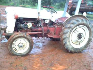 Trator Ford - 58/58 - Ano: 1958 - Agroads